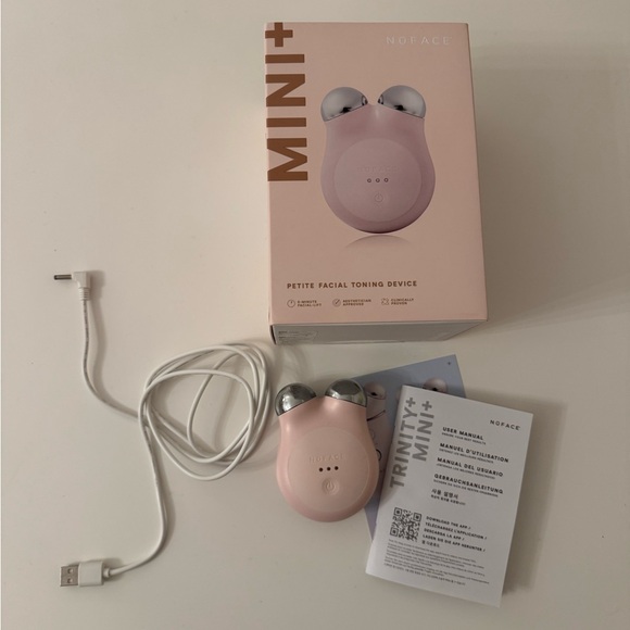 NuFace | Bath & Body | Nuface Mini Microcurrent Device In Sandy Rose ...